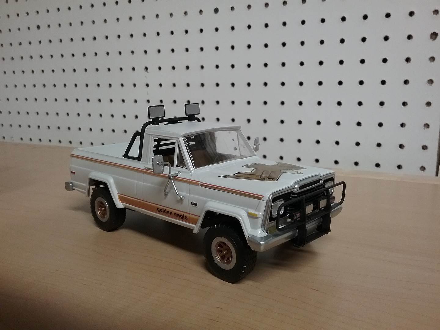 1980 Jeep Honcho Ice Patrol -- Plastic Model Truck Kit -- 1/25 Scale ...