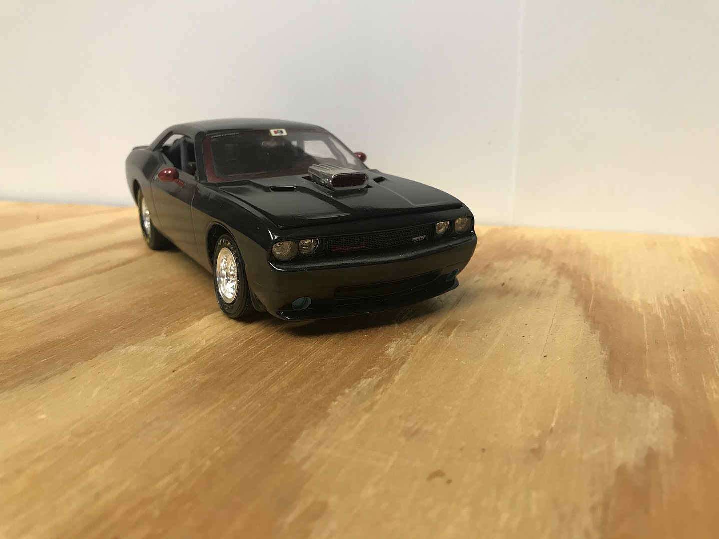 2008 Dodge Challenger SRT8 -- Plastic Model Car Kit -- 1/25 Scale ...