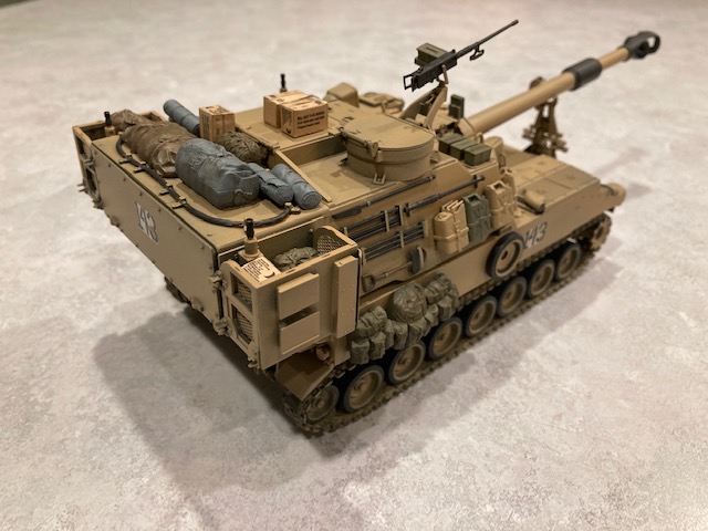 US Self-Propelled Howitzer M109A6 Paladin -- Plastic Model Military Vehicle Kit -- 1/35 ...