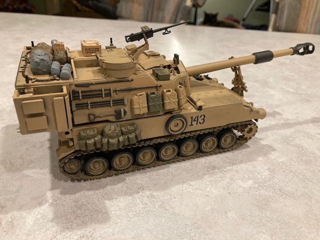 US Self-Propelled Howitzer M109A6 Paladin -- Plastic Model Military Vehicle Kit -- 1/35 ...