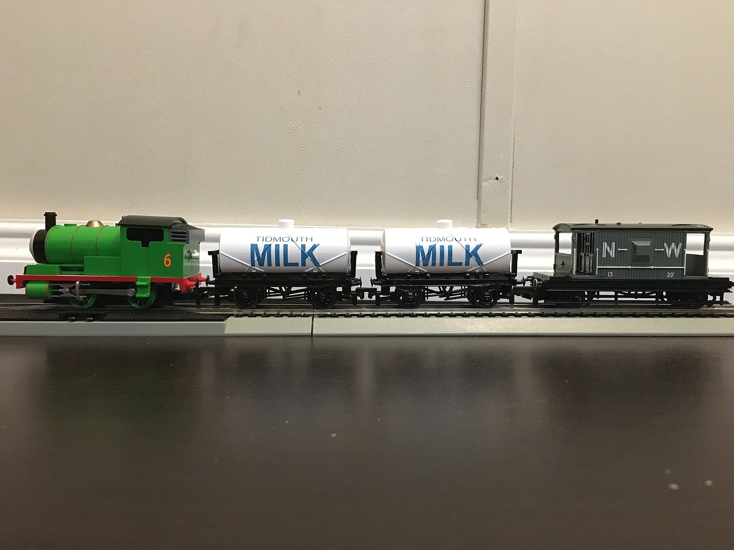 Tidmouth Milk Tank -- HO Scale Thomas-the-Tank Electric Car -- #77048 ...