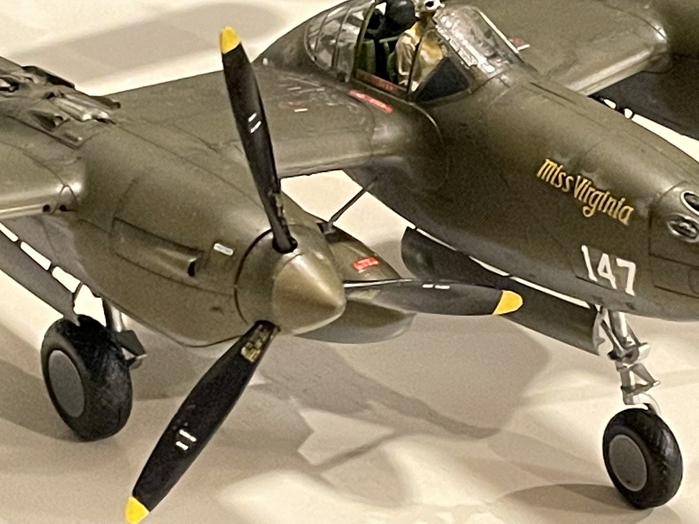 Lockheed P-38 F/G Lightning -- Plastic Model Airplane Kit -- 1/48 Scale ...