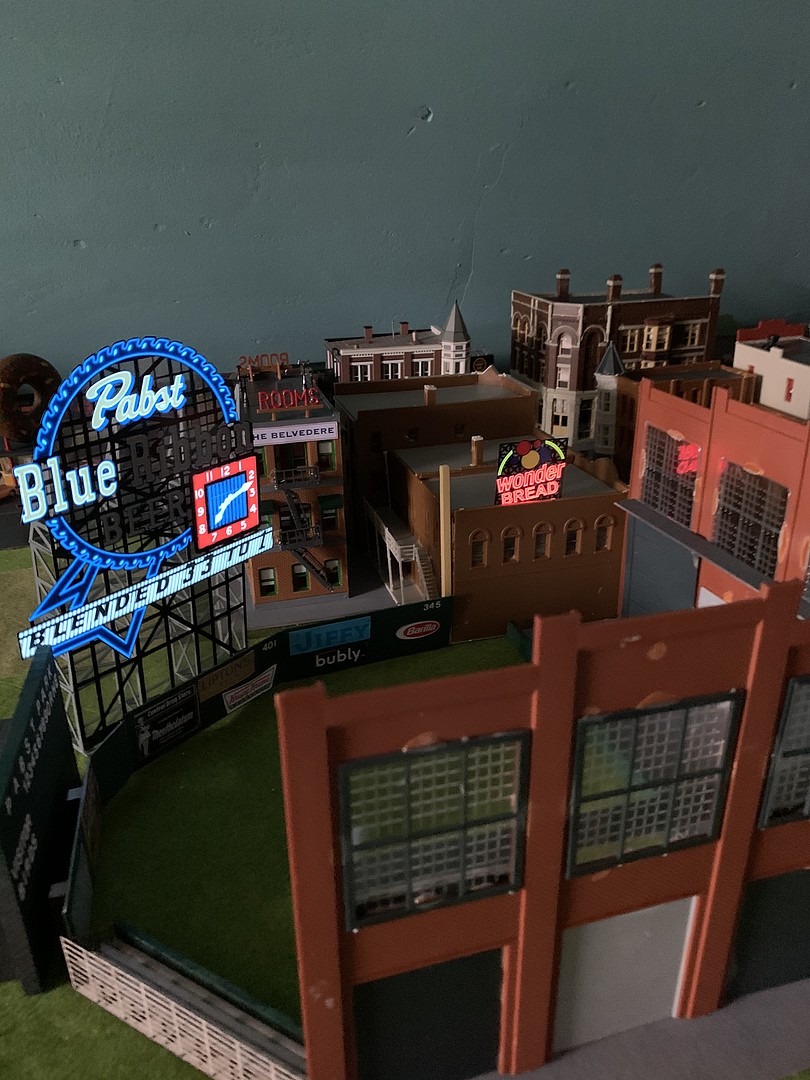 Pabst Blue Ribbon Animated Neon Large Billboard -- HO Scale Model ...