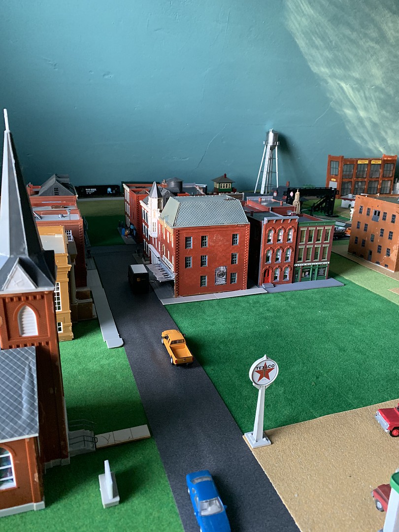 Gallery Pictures Design-Preservation Townhouse #2 Kit HO Scale Model ...