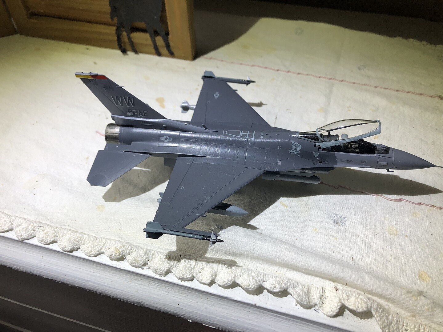 F-16 CJ Fighting Falcon Block 50 -- Plastic Model Airplane Kit -- 1/72 ...