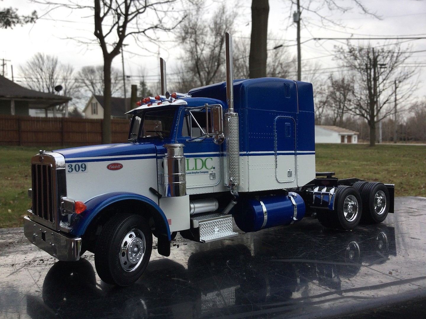 Peterbilt 378 Long Hauler Tractor Cab -- Plastic Model Truck Kit -- 1/ ...