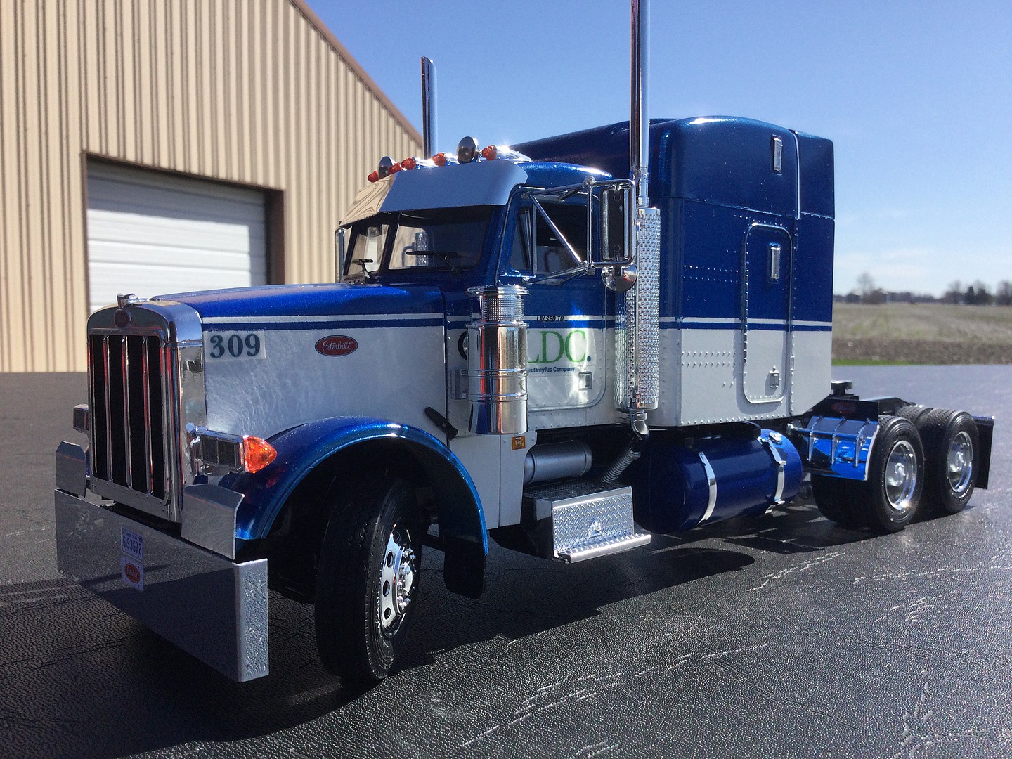 Peterbilt 378 Long Hauler Tractor Cab -- Plastic Model Truck Kit -- 1/ ...