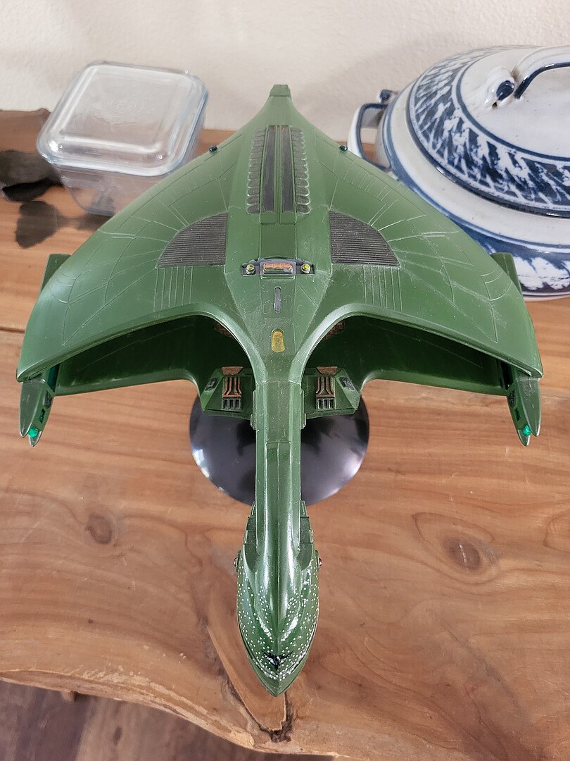 Star Trek Romulan Warbird Battle Cruiser -- Science Fiction Plastic ...