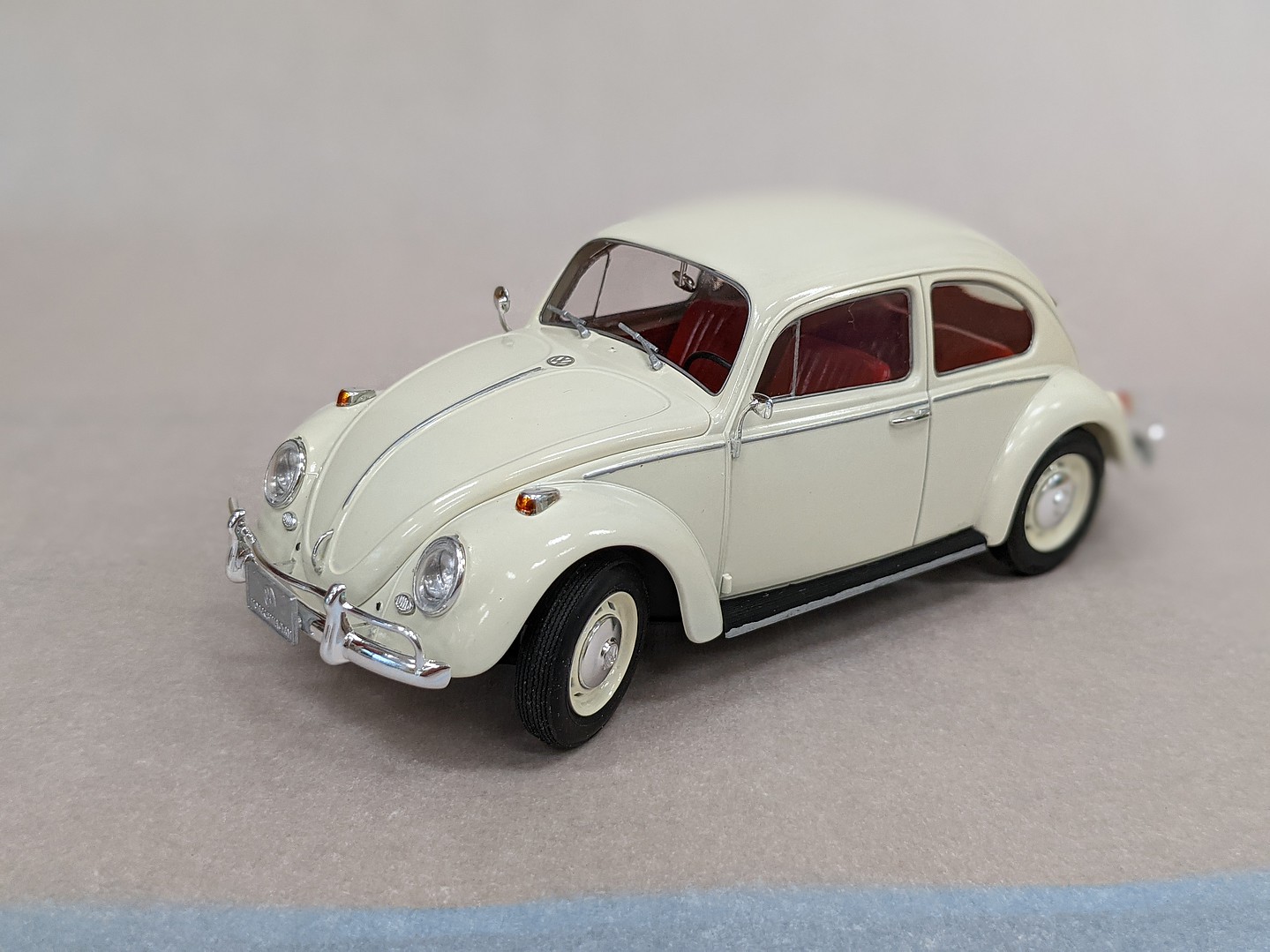 1966 Volkswagen Beetle VW BUG -- Plastic Model Car Kit -- 1/24 Scale ...