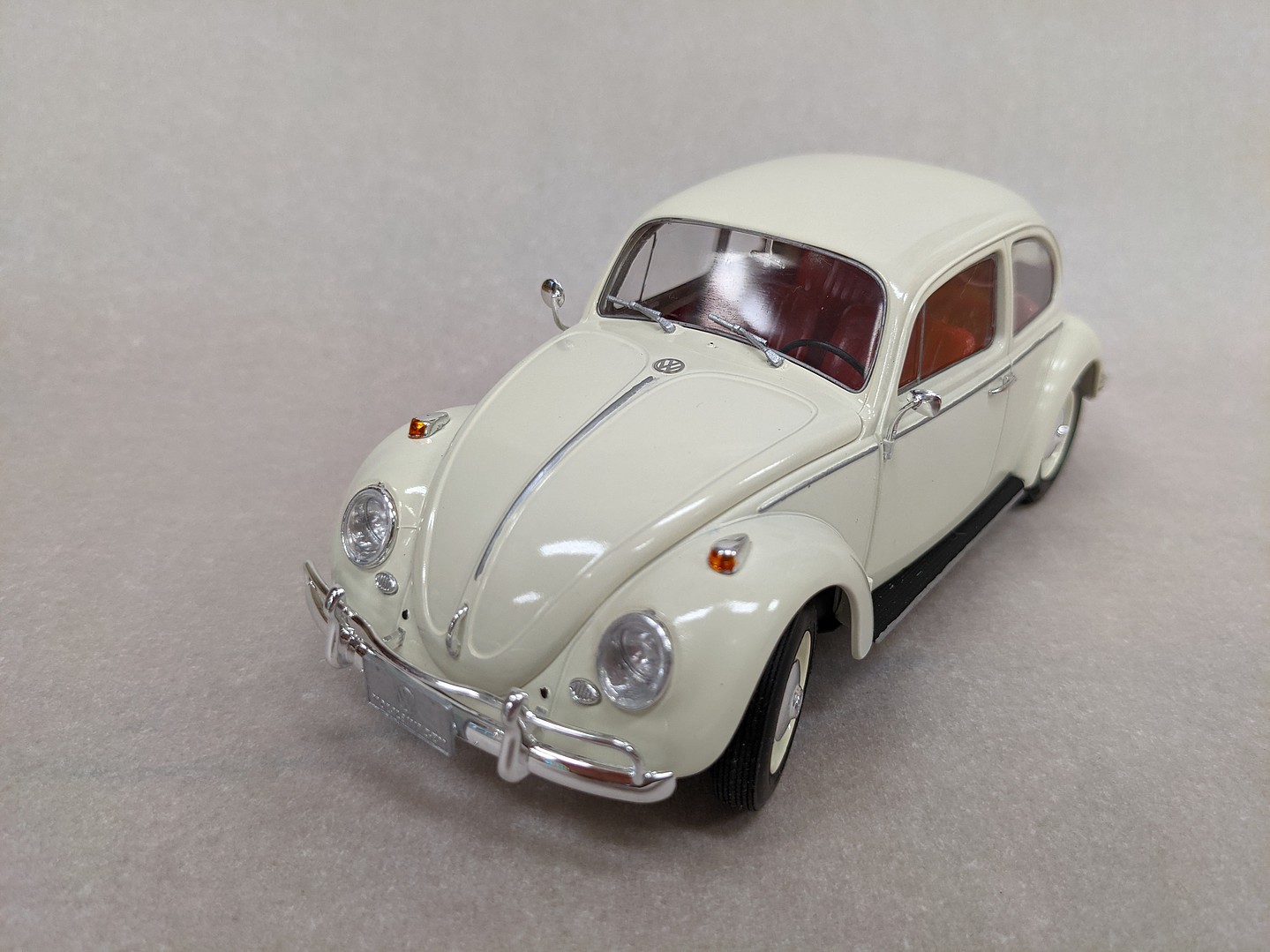 1966 Volkswagen Beetle VW BUG -- Plastic Model Car Kit -- 1/24 Scale ...