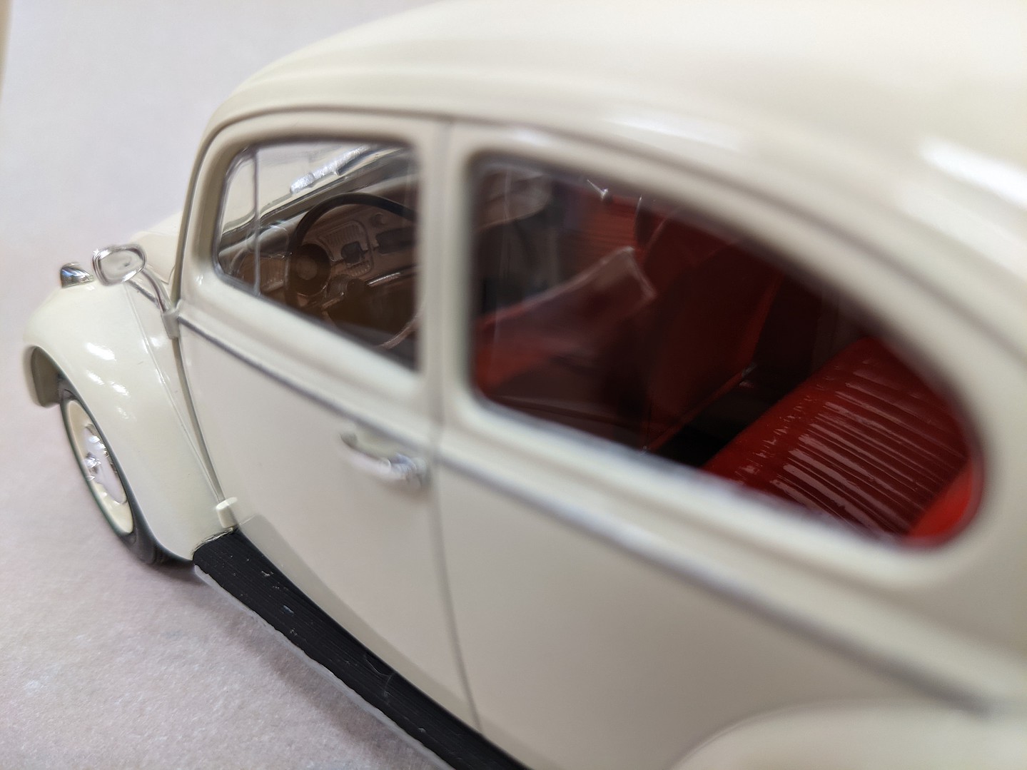 1966 Volkswagen Beetle VW BUG -- Plastic Model Car Kit -- 1/24 Scale ...