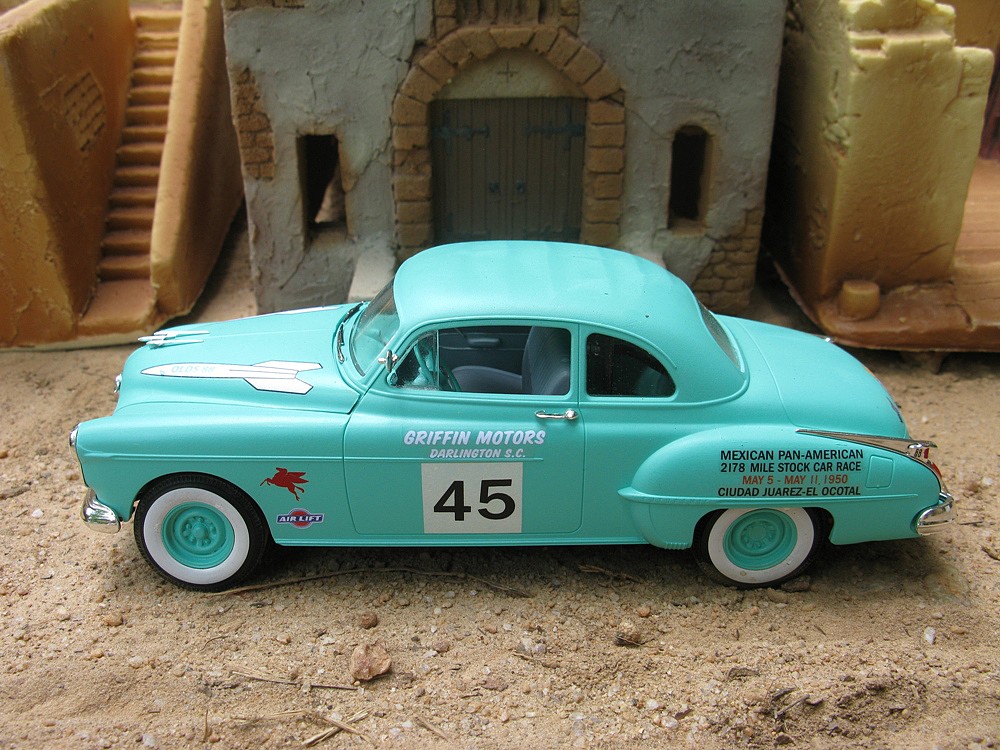 1950 Olds Coupe 2 n 1 -- Plastic Model Car Kit -- 1/25 Scale -- #854254 ...