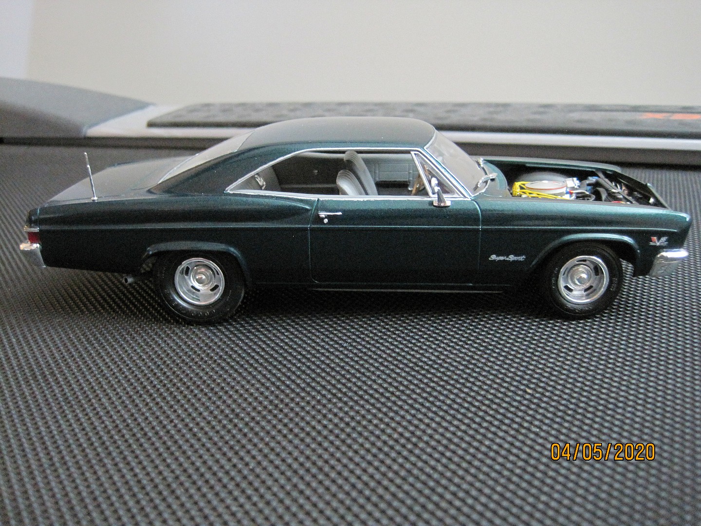 '66 Chevy Impala SS 396 2n1 -- Plastic Model Car Kit -- 1/25 Scale ...