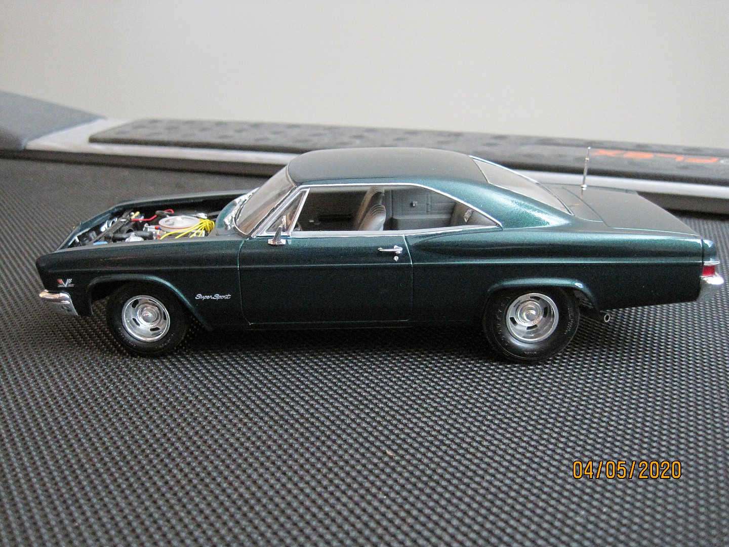 '66 Chevy Impala SS 396 2n1 -- Plastic Model Car Kit -- 1/25 Scale ...