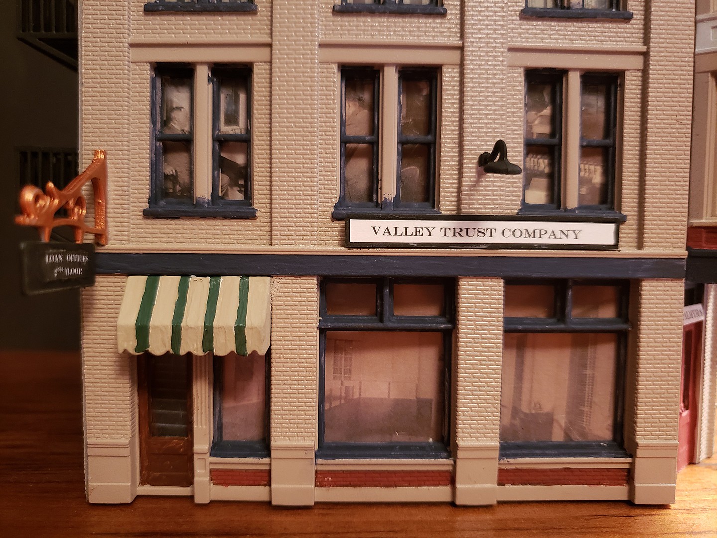 Corner Department Store Kit -- HO Scale Model Railroad Building ...