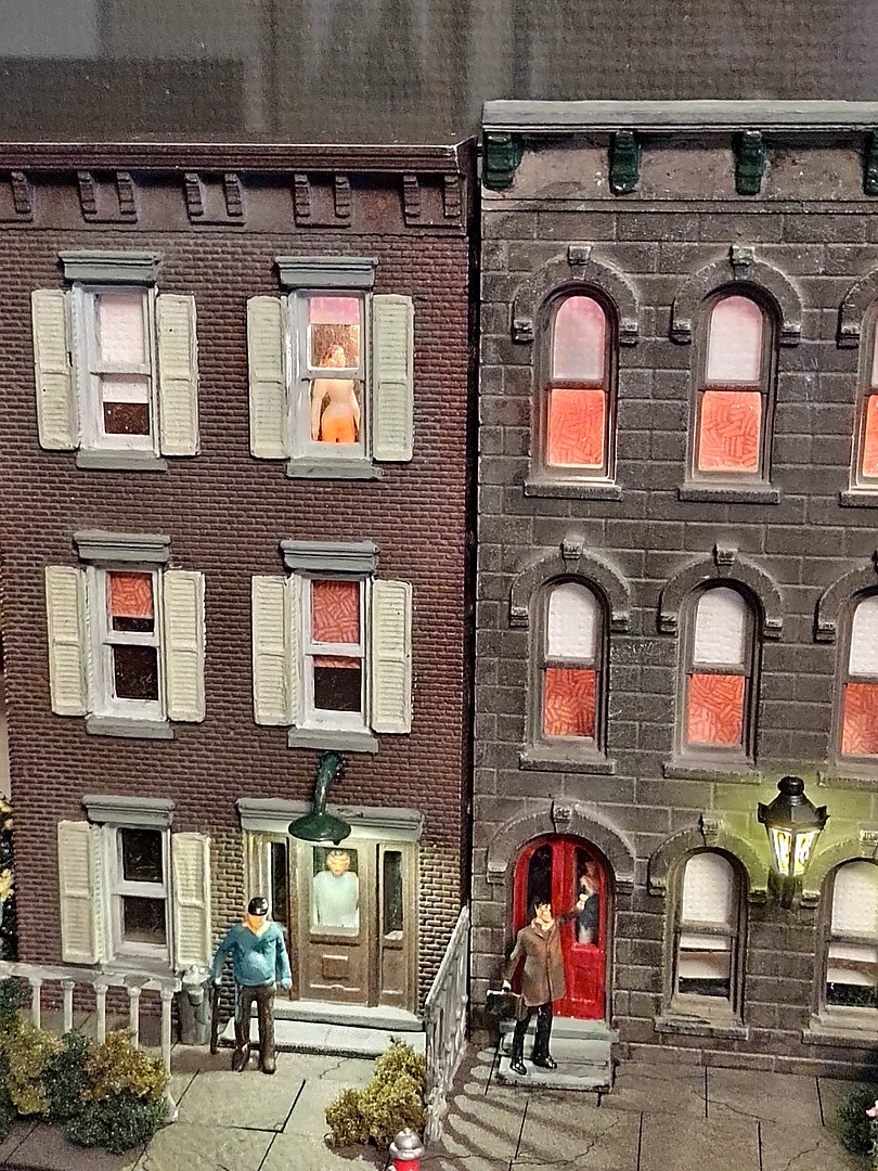 Townhouse Flats/3 Fronts Kit -- HO Scale Model Railroad Building -- # ...