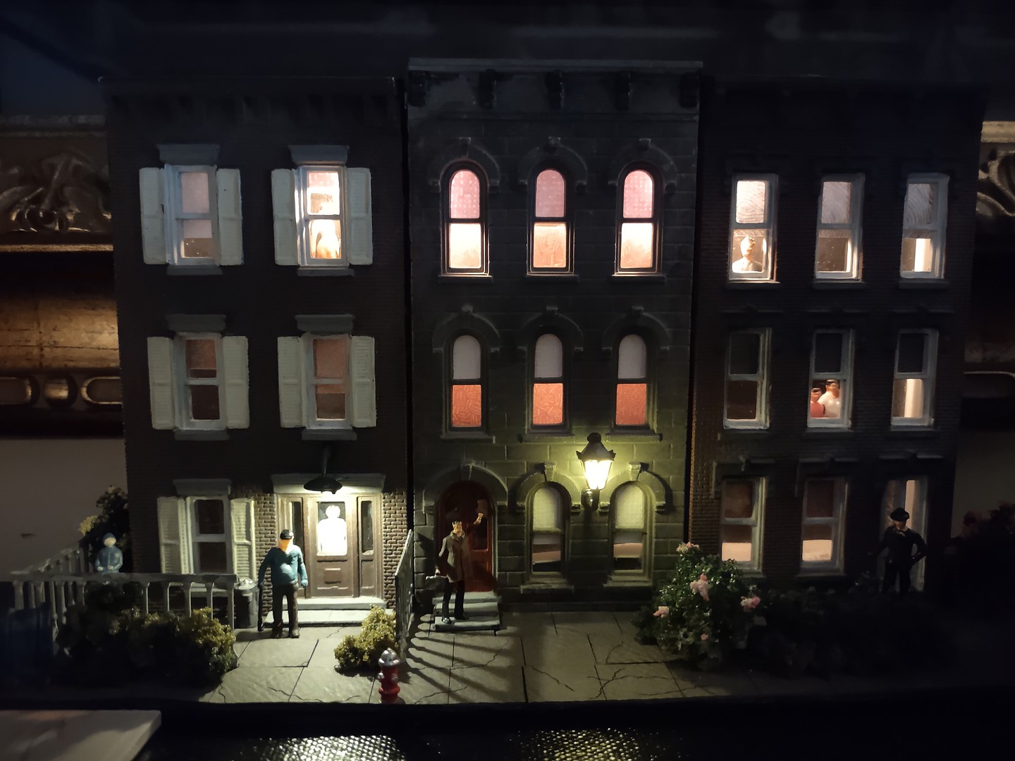 Townhouse Flats/3 Fronts Kit -- HO Scale Model Railroad Building -- # ...