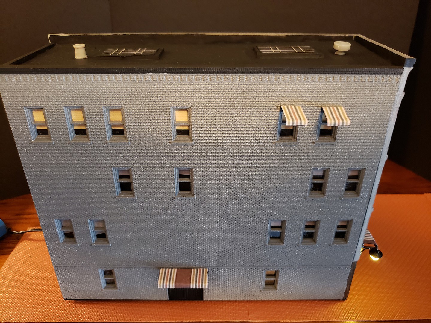 M.T. Arms Hotel Kit -- HO Scale Model Railroad Building -- #woo11900 ...