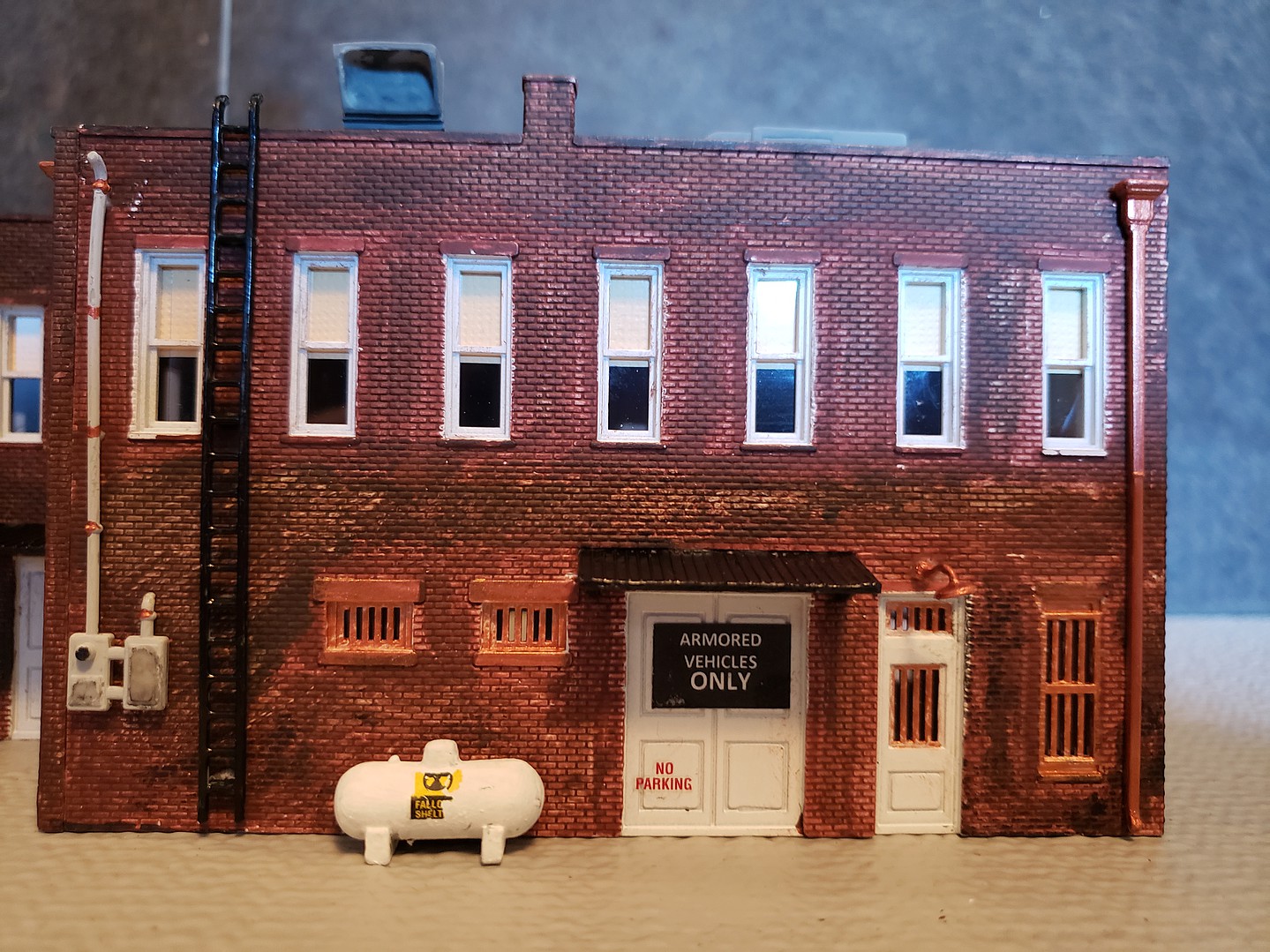 County Courthouse Kit (8-3/8 x 5-15/16'') -- HO Scale Model Railroad ...