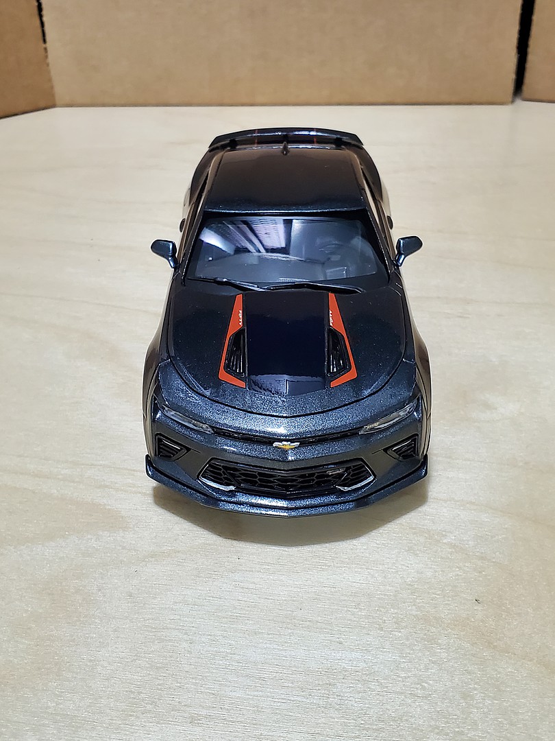 2017 Chevy Camaro 50th Anniversary -- Plastic Model Car Kit -- 1/25 ...