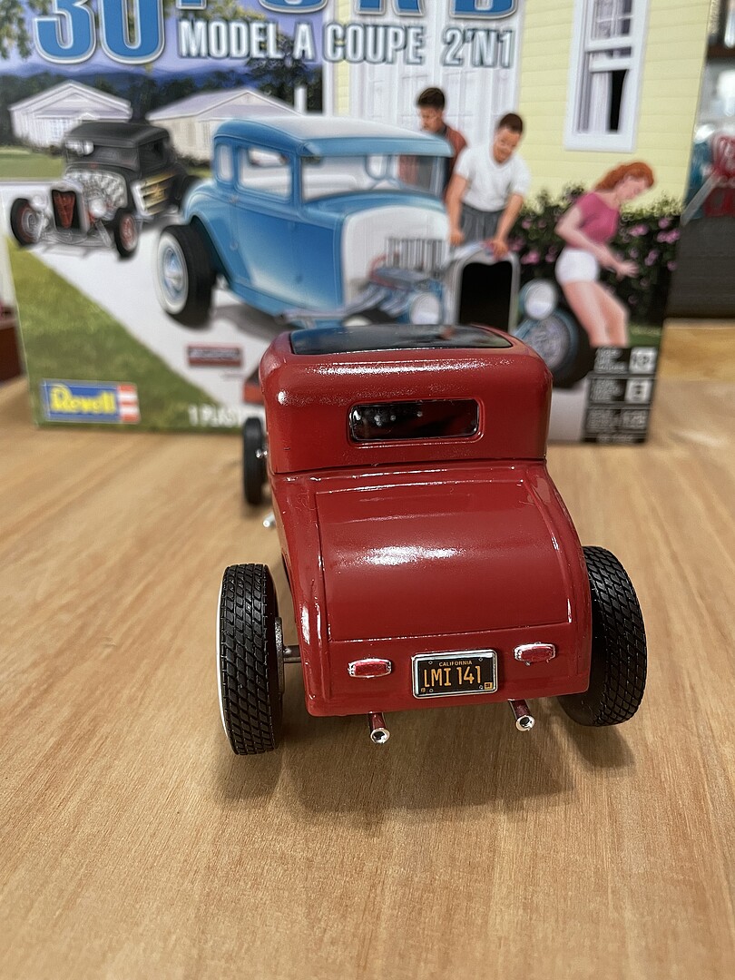 1930 Ford A Coupe (2 in 1) -- Plastic Model Car Kit -- 1/25 Scale ...