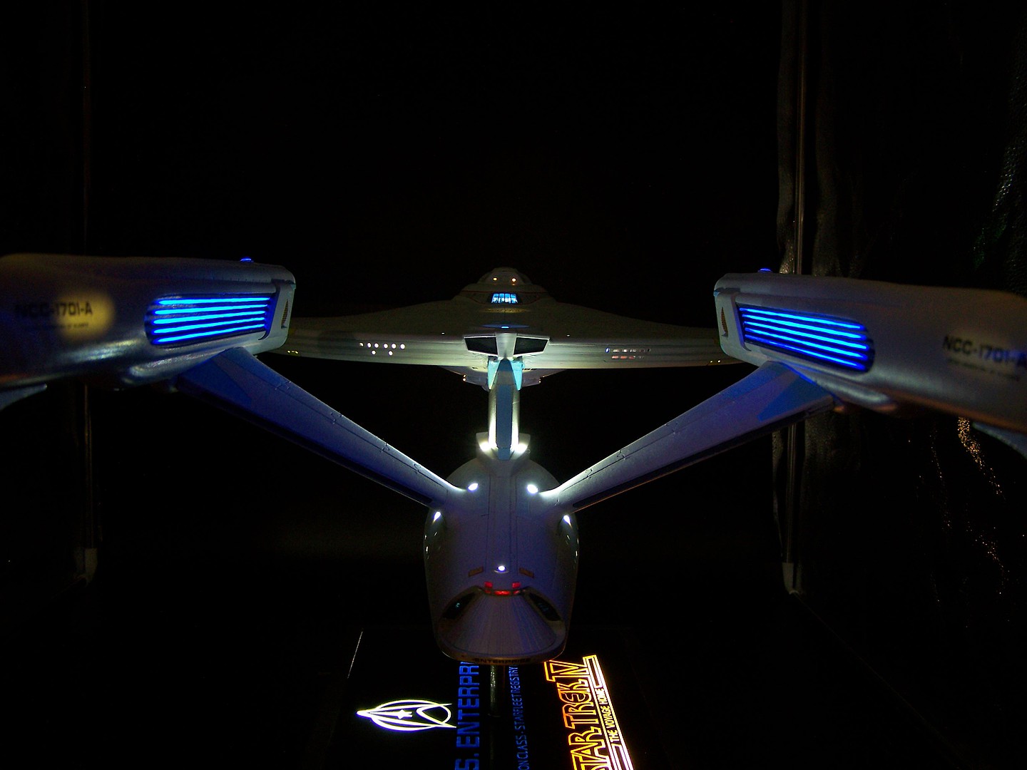 Star Trek USS Enterprise Refit -- Science Fiction Plastic Model -- 1/ ...