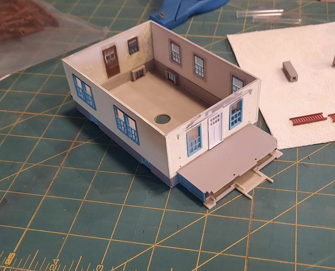 Barb's Bungalow Kit -- HO Scale Model Railroad Building -- #712 ...