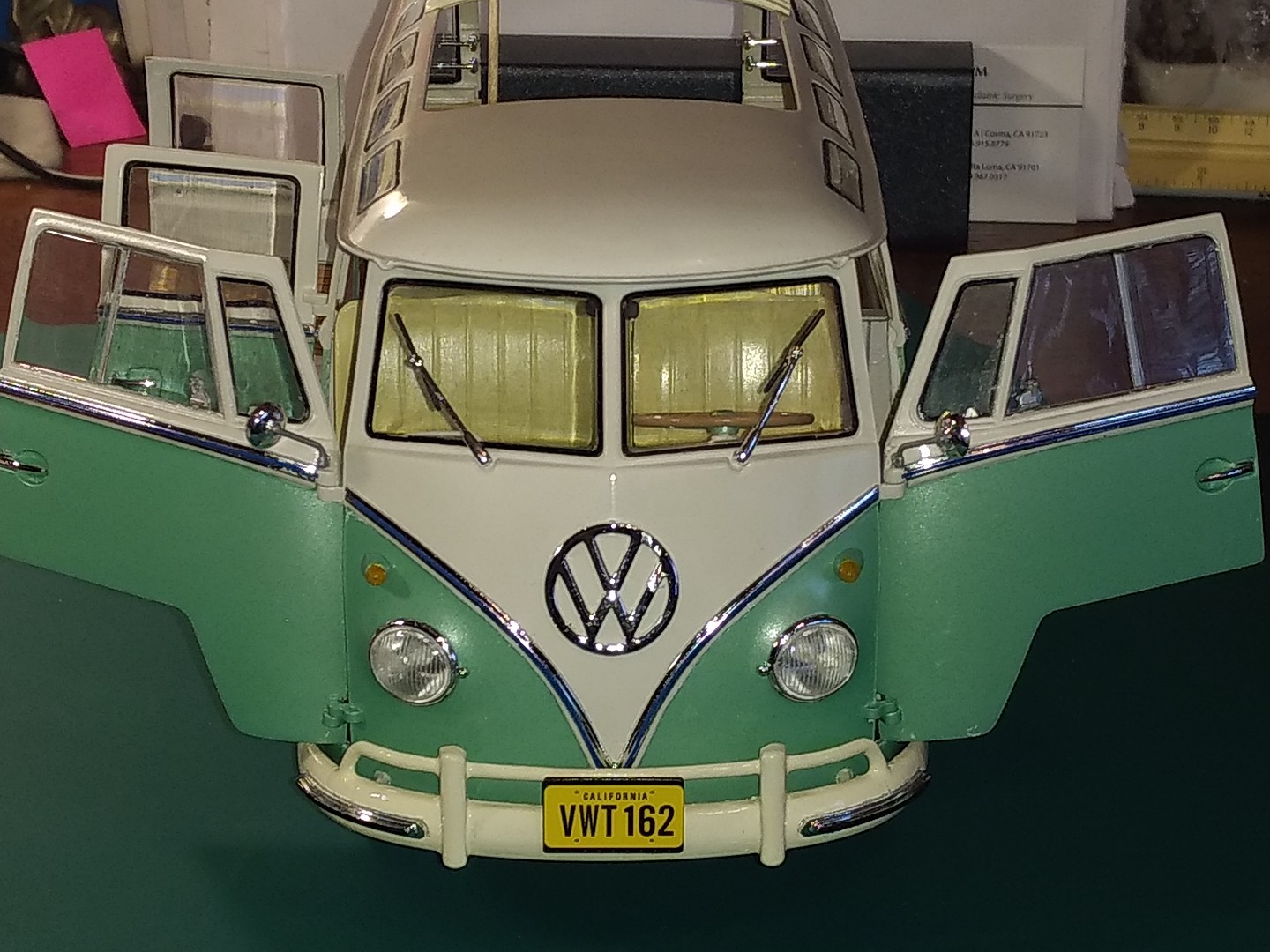 VW Typ 2 T1 Samba Bus -- Plastic Model Vehicle Kit -- 1/16 Scale ...