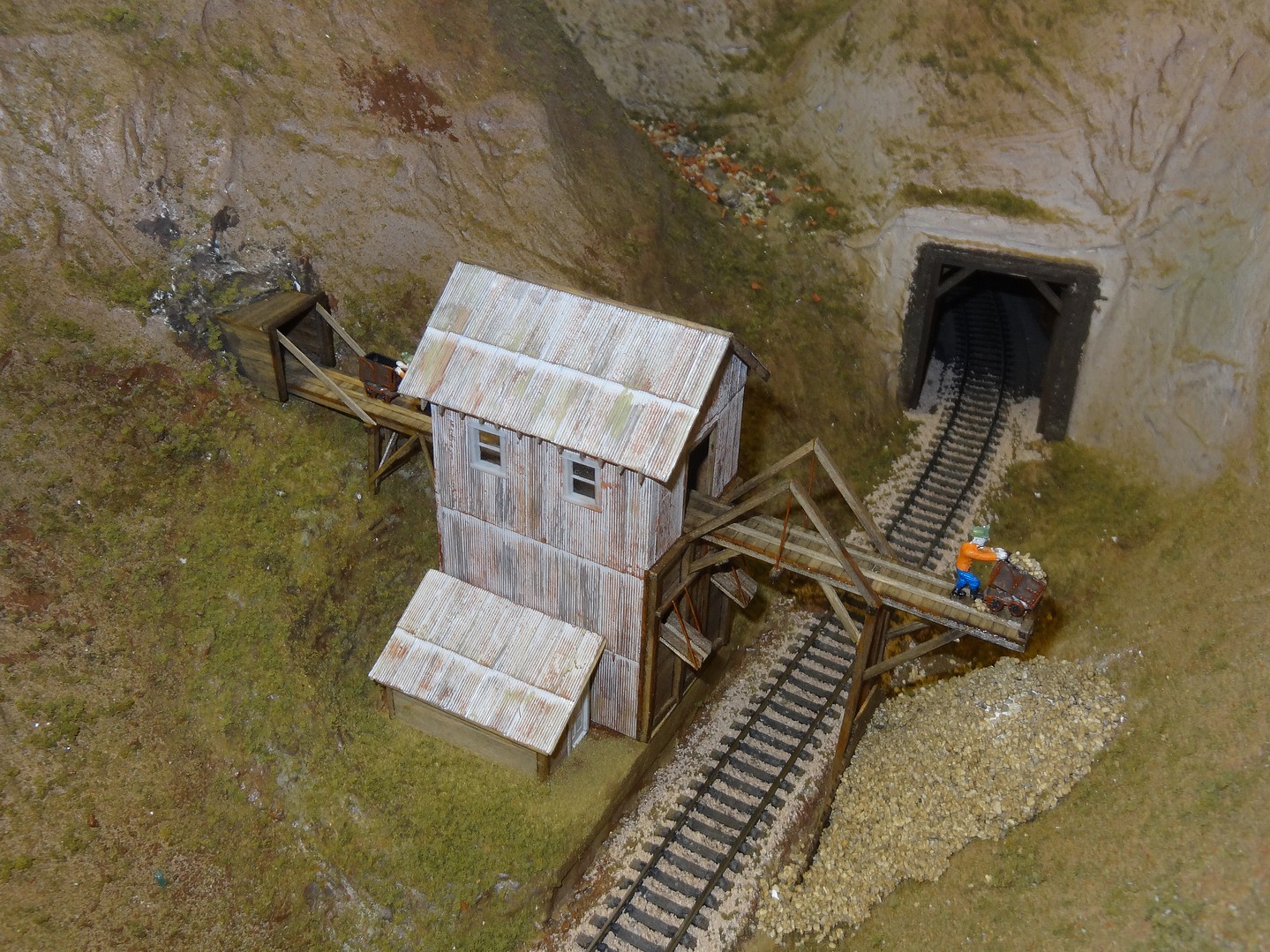 Idaho Springs Mine -- HO Scale Model Railroad Building Kit -- #433 ...