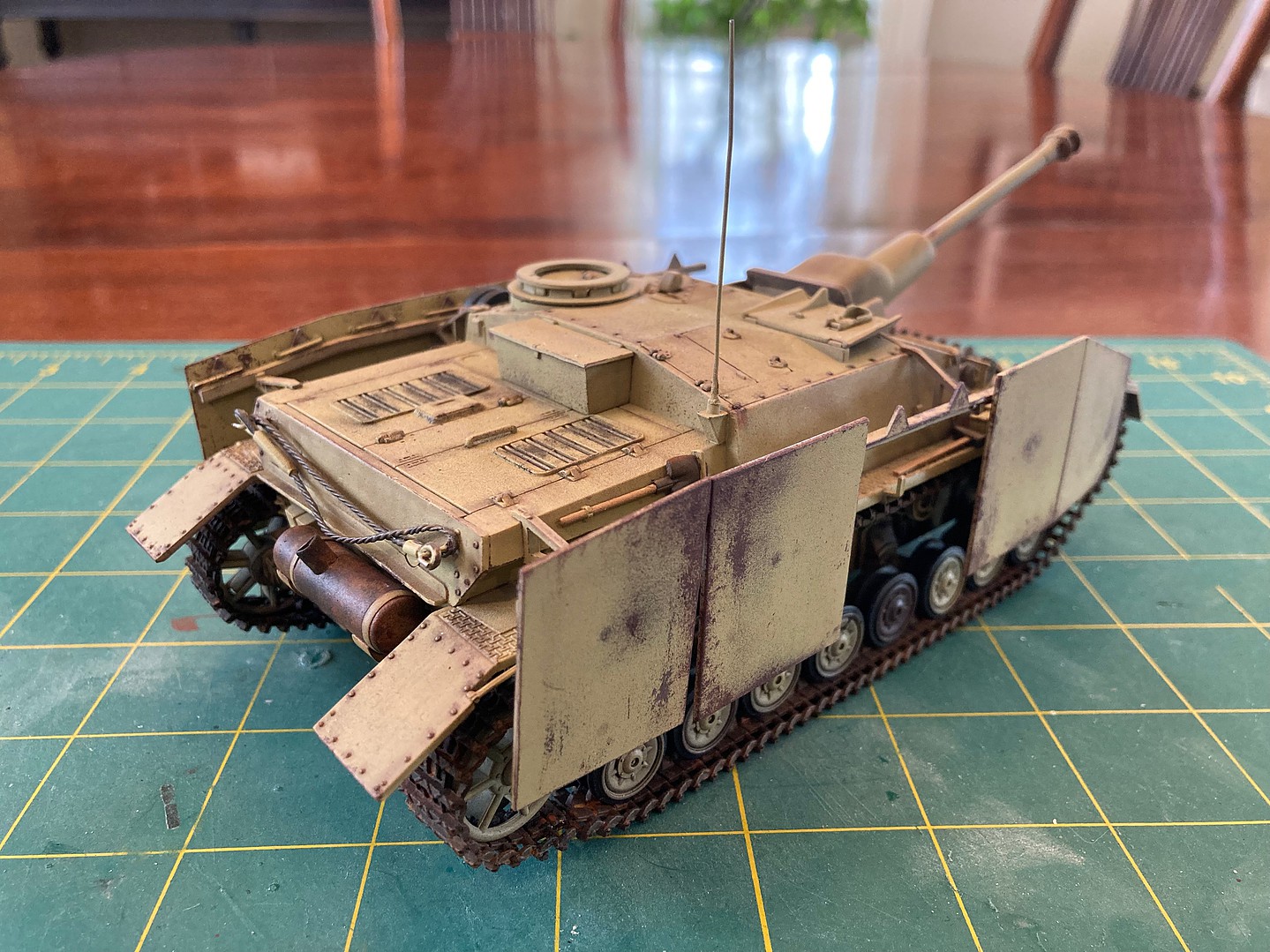 German StuG IV SdKfz 167 Early Version Tank -- Plastic Model Tank Kit ...