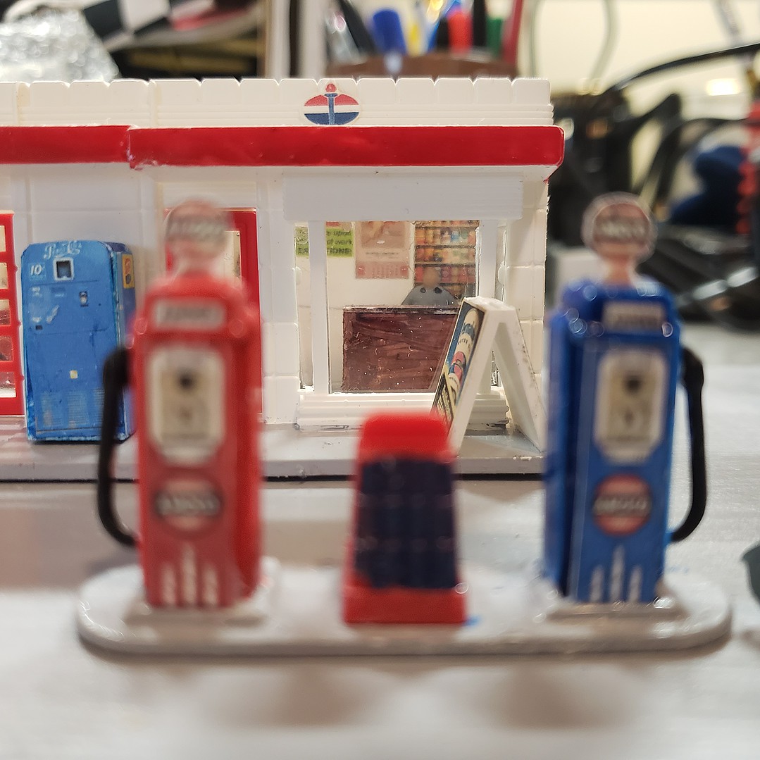 Gas Station Kit -- HO Scale Model Railroad Building -- #45174 pictures ...