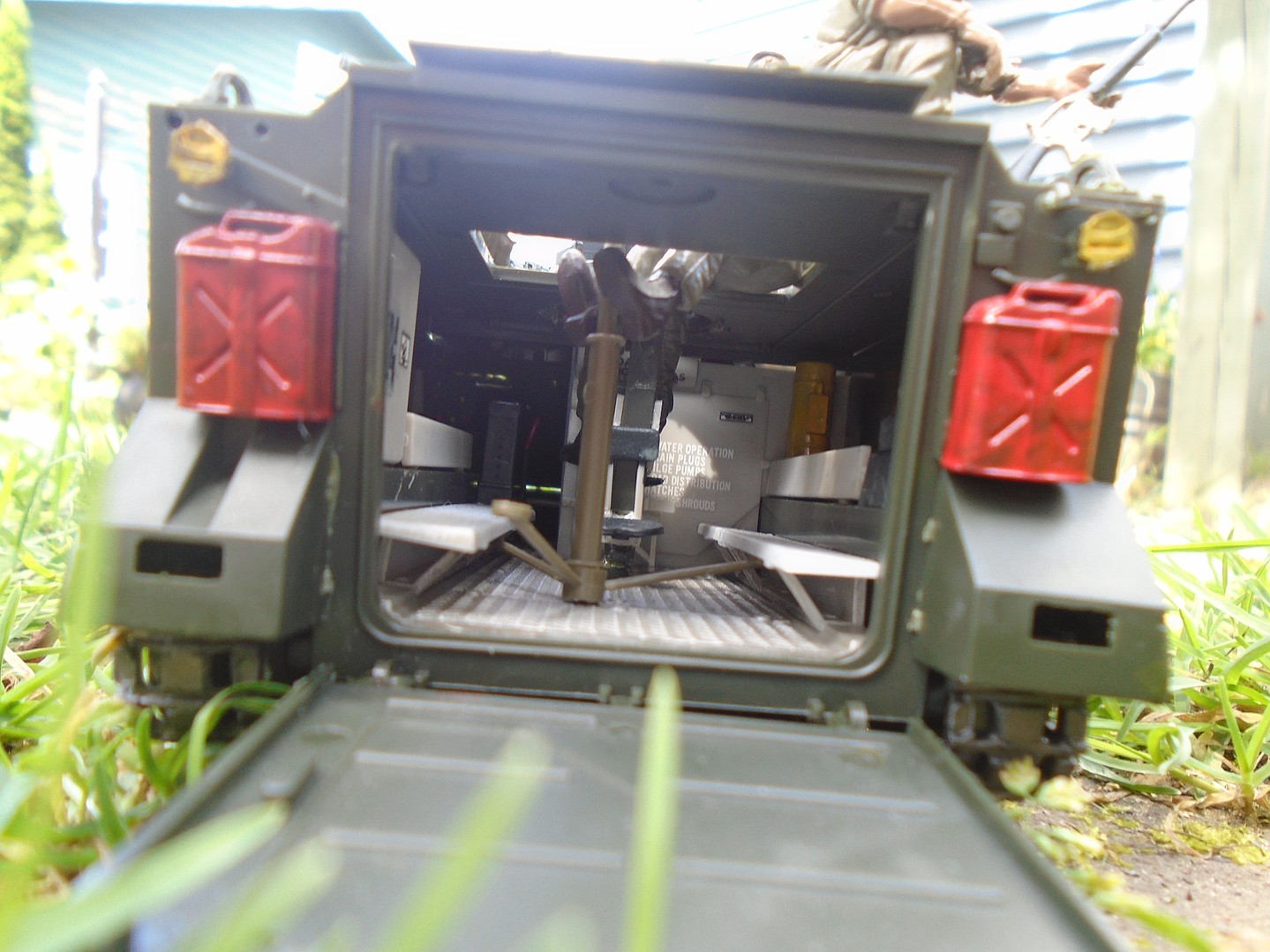 US M113 APC CA140 -- Plastic Model Military Vehicle Kit -- 1/35 Scale ...