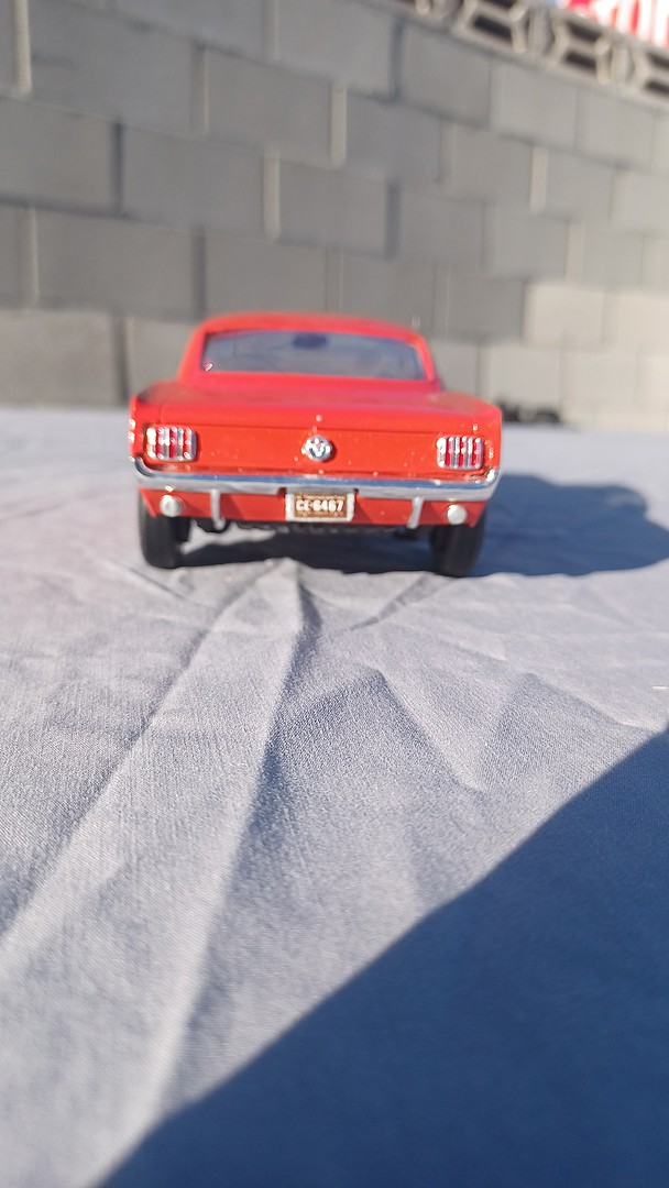 1965 Ford Mustang 2+2 Fastback -- Plastic Model Car Kit -- 1/24 Scale ...