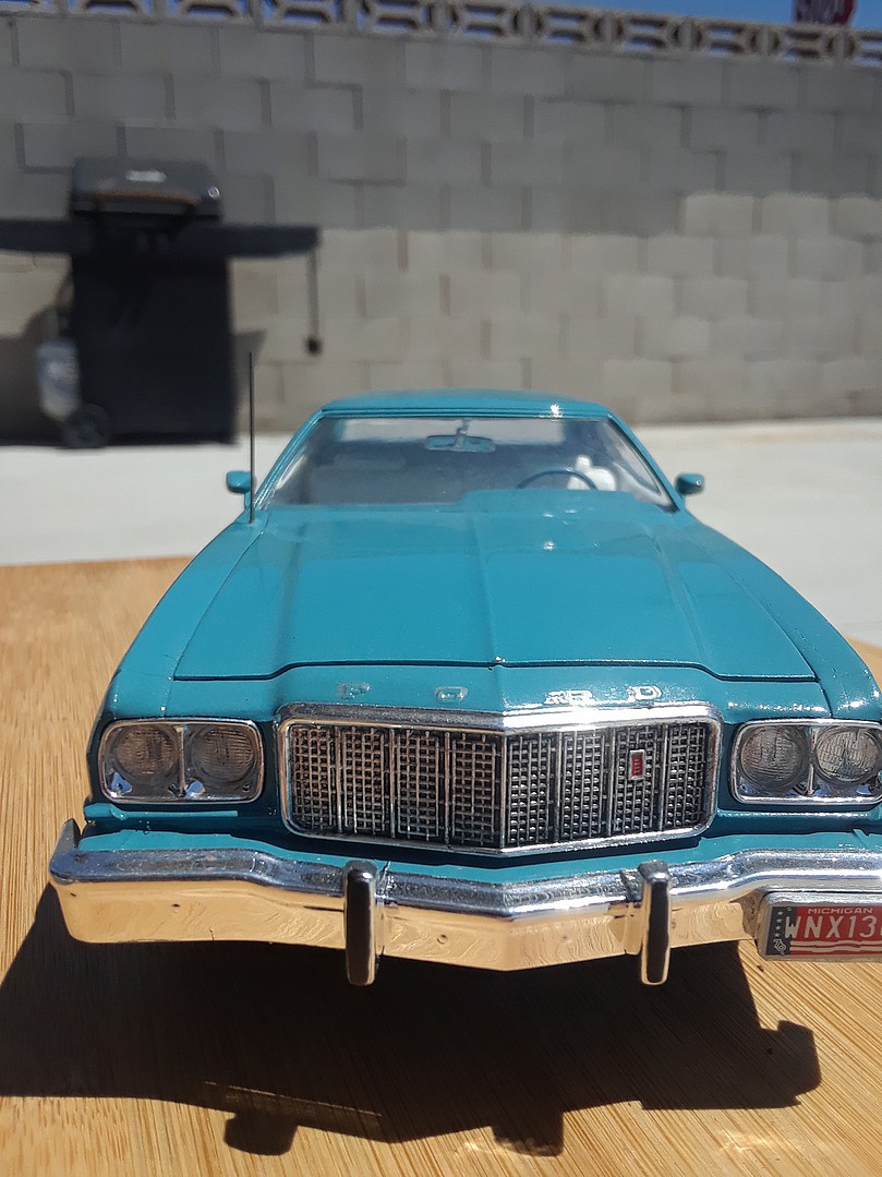 1976 Gran Ford Torino -- Plastic Model Car Kit -- 1/25 Scale -- #854412 ...