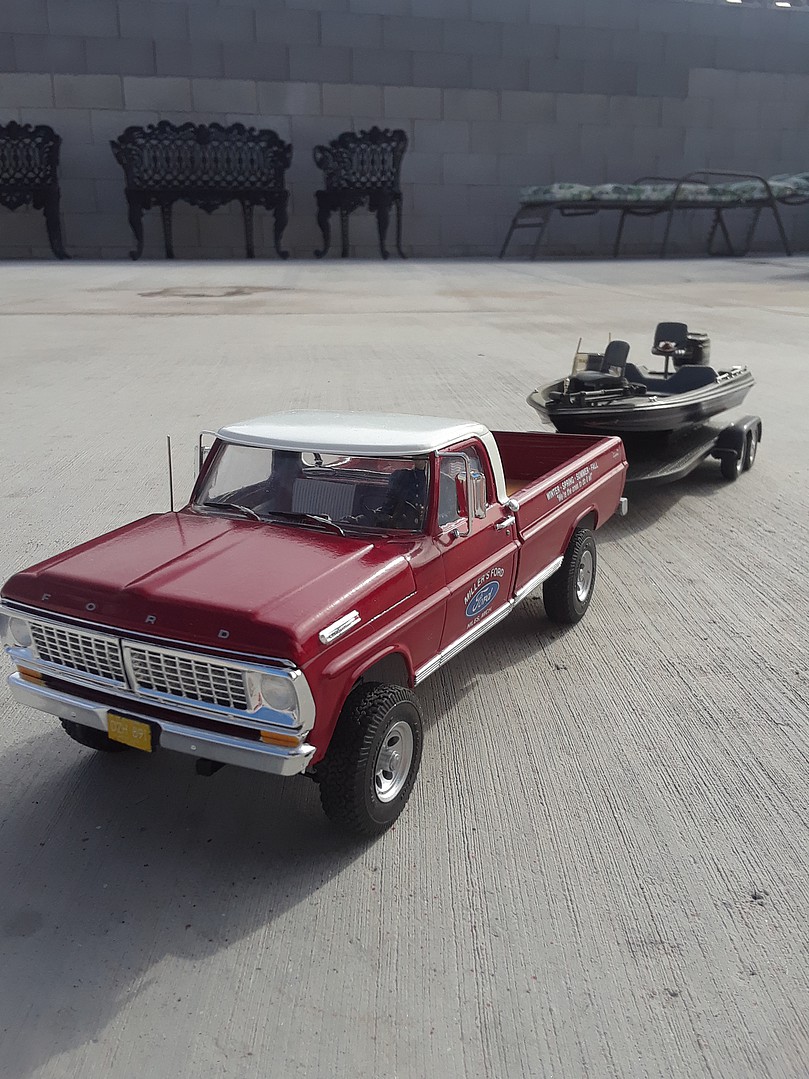 1970 F-100 Ford Custom Cab -- Plastic Model Car Kit -- 1/25 Scale ...