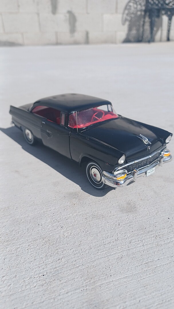 1956 Ford Victoria Hardtop -- Plastic Model Truck Vehicle Kit -- 1/25 ...