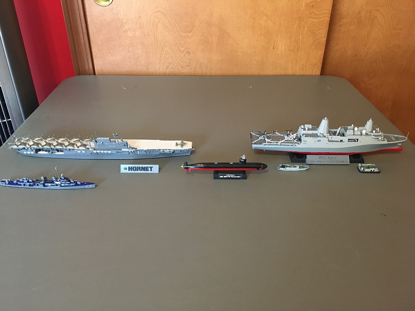 USS Hornet Aircraft Carrier Waterline -- Plastic Model Military Ship ...