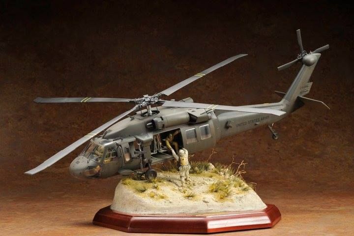 AH-60L Blackhawk DAP -- Plastic Model Helicopter Kit -- 1/35 Scale ...