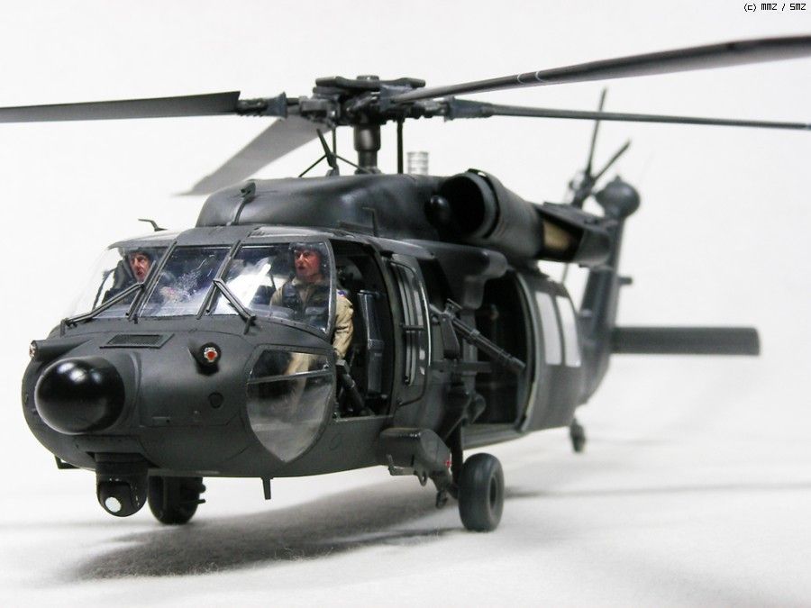AH-60L Blackhawk DAP -- Plastic Model Helicopter Kit -- 1/35 Scale ...