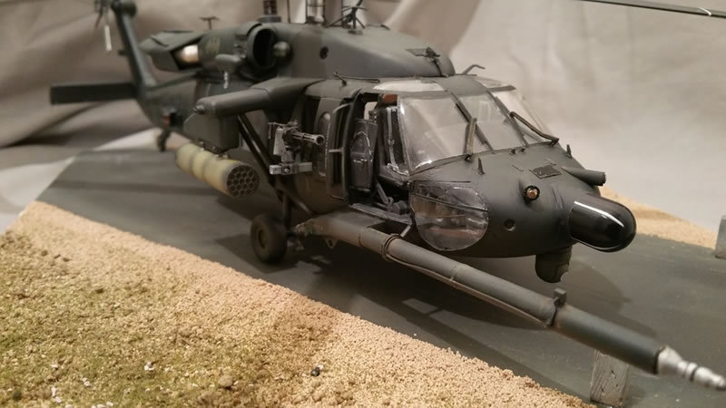 AH-60L Blackhawk DAP -- Plastic Model Helicopter Kit -- 1/35 Scale ...