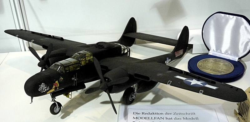 P-61B Black Widow Night Fighter -- Plastic Model Airplane Kit -- 1/32 Scale -- #hy83209 pictures ...