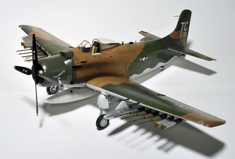 A-1H AD6 Skyraider Aircraft -- Plastic Model Airplane Kit -- 1/32 Scale ...
