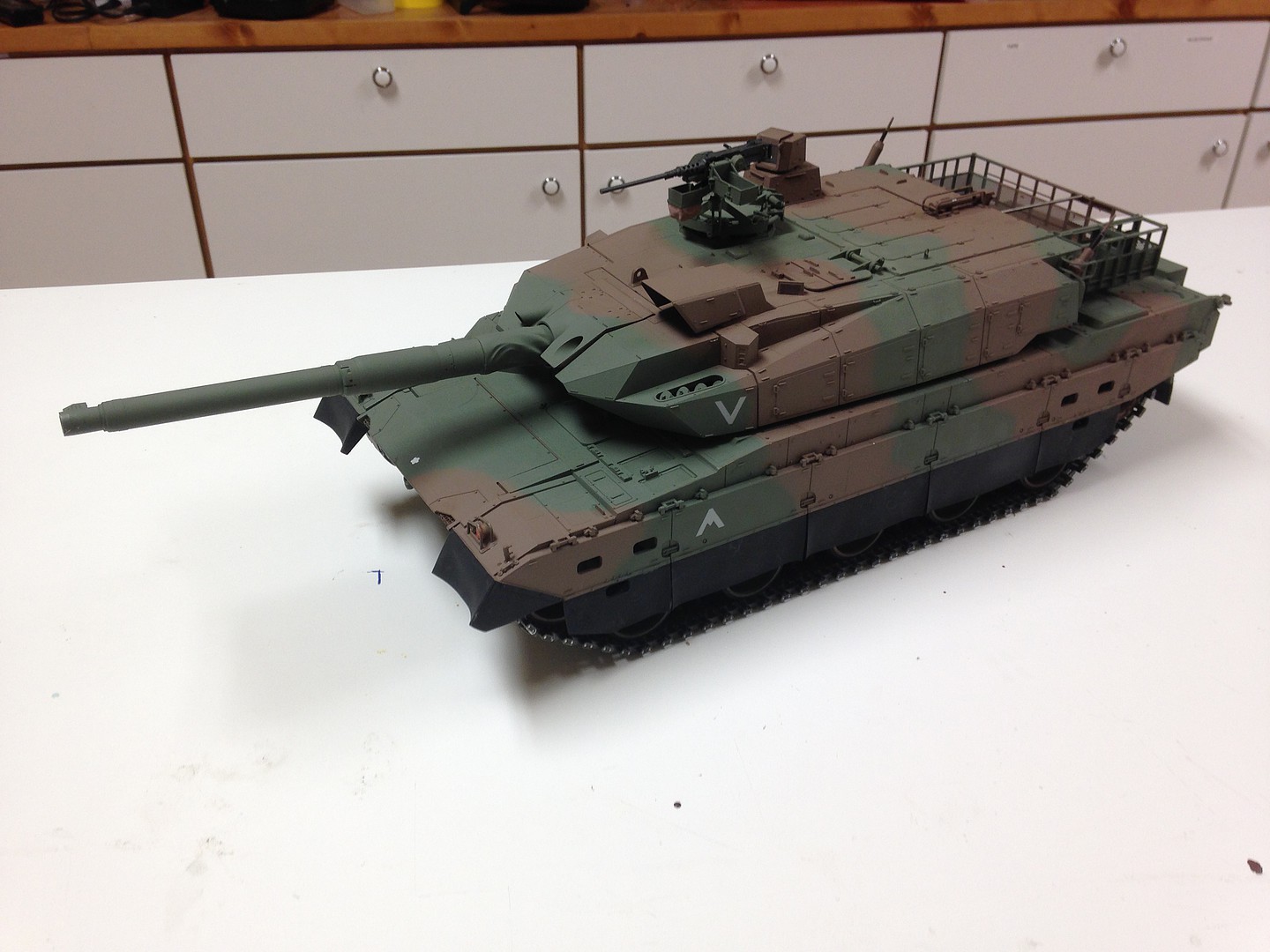 JGSDF Type 10 Tank -- Plastic Model Military Vehicle Kit -- 1/16 Scale ...