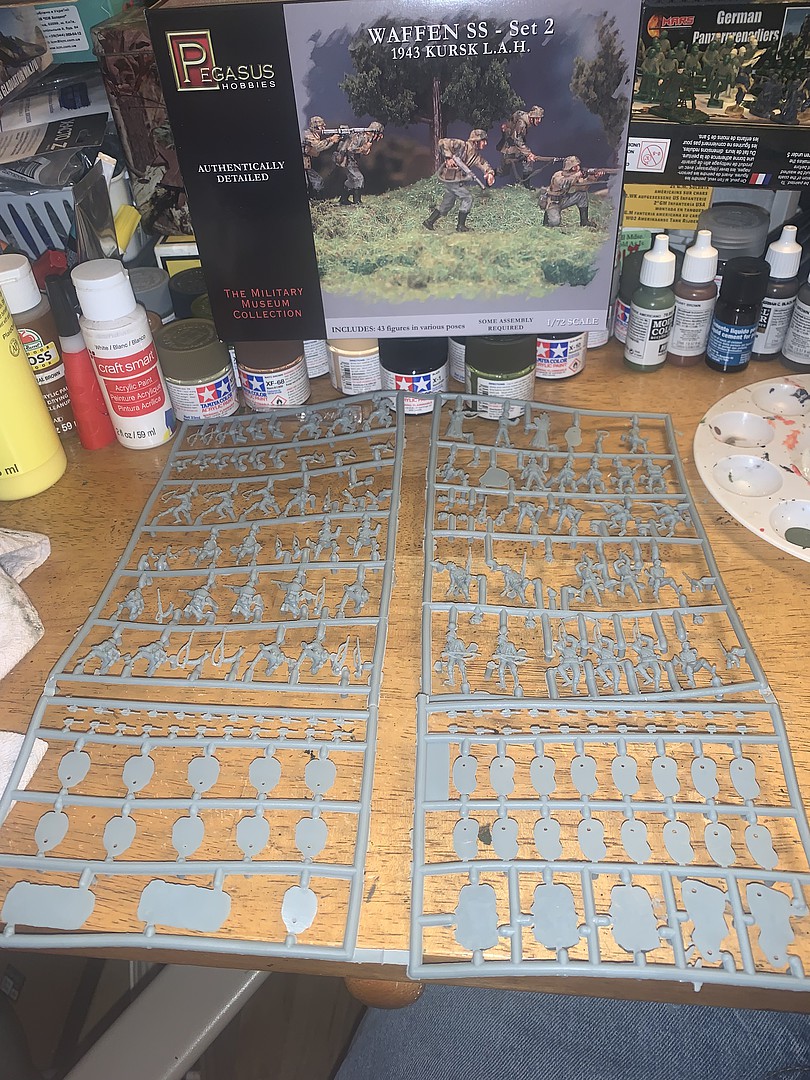 German Waffen SS Set 2 (43) -- Plastic Model Military Figure -- 1/72 ...