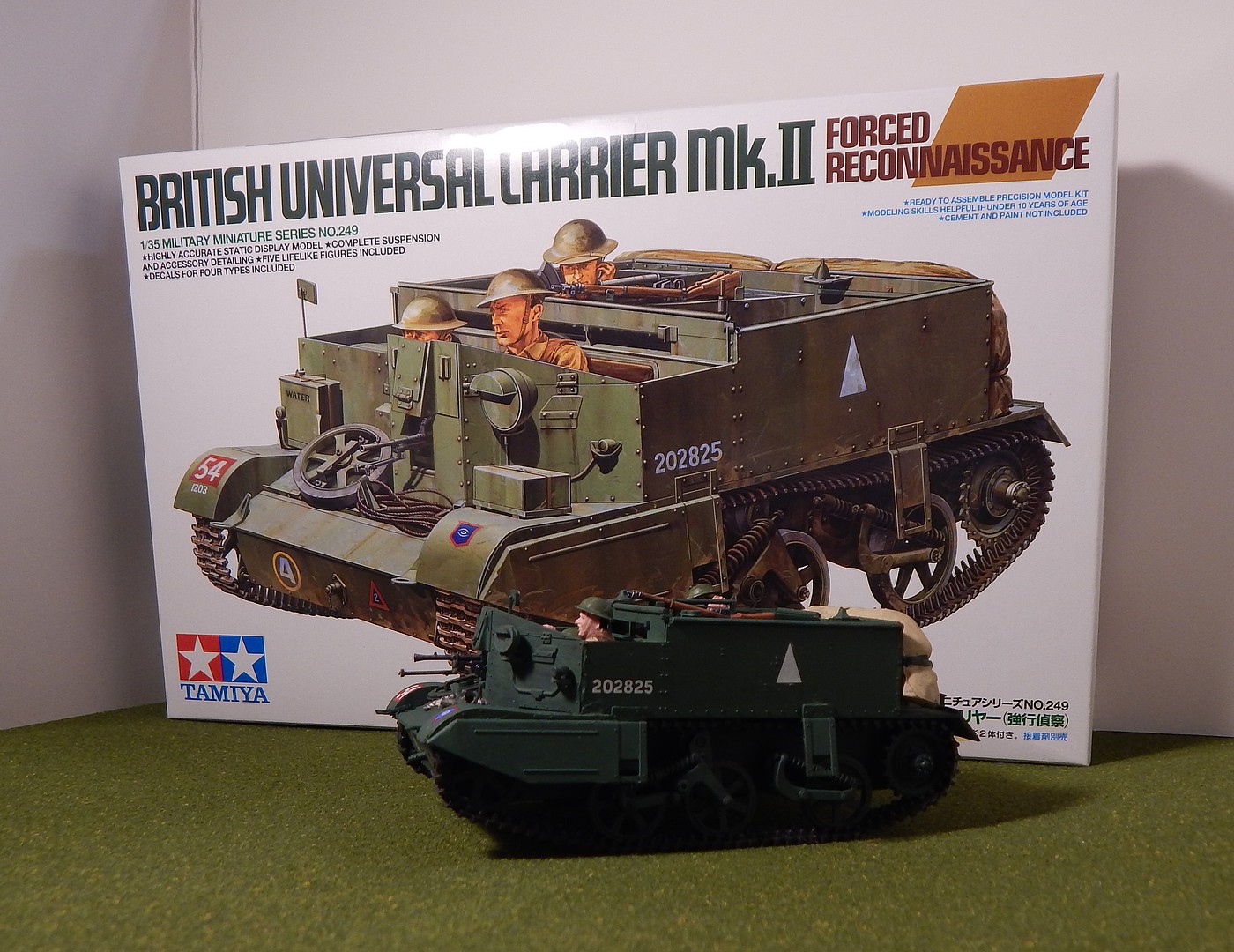 British Universal Carrier -- Plastic Model Military Vehicle Kit -- 1/35 ...