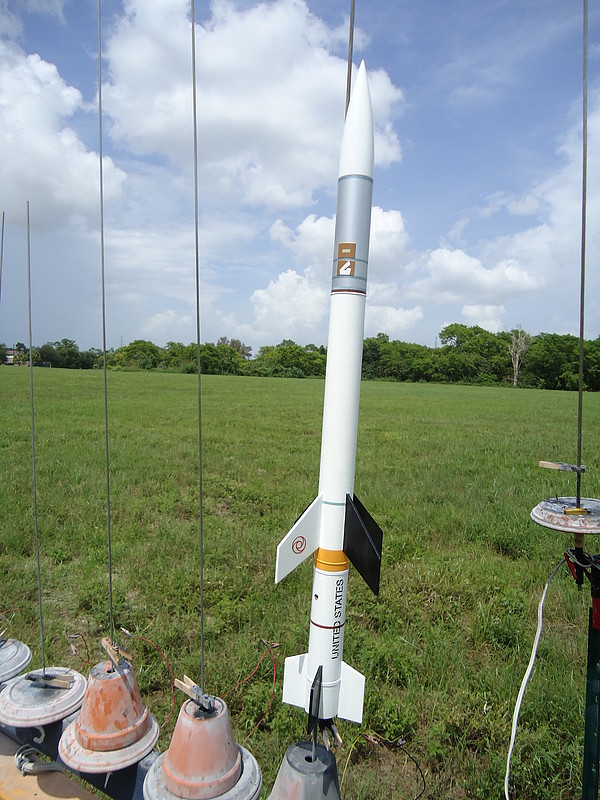 Super Chief II Multi-Stage Model Rocket pictures by leeb