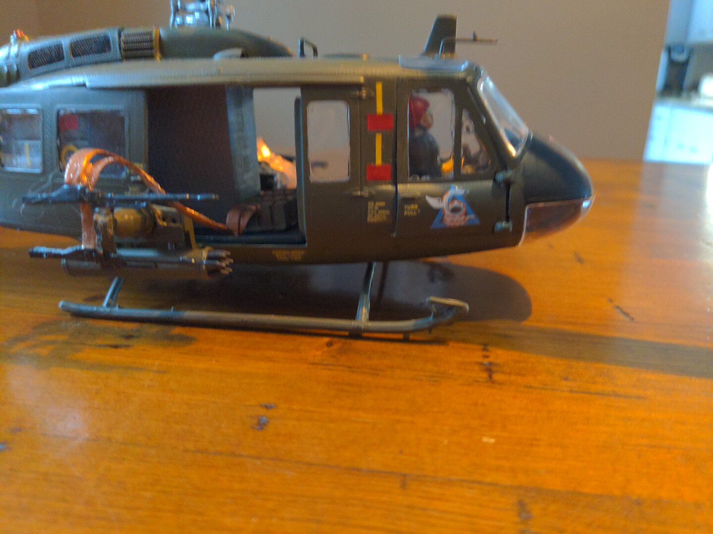 UH-1D Huey Gunship -- Plastic Model Helicopter Kit -- 1/32 Scale ...