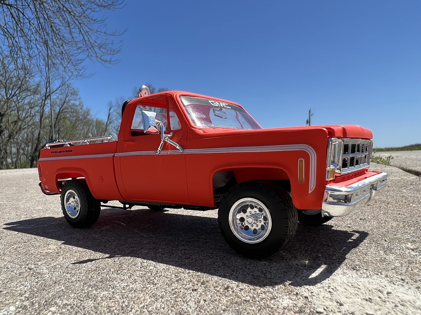 GMC Pickup with Snow Plow -- Plastic Model Truck Kit -- 1/24 Scale ...