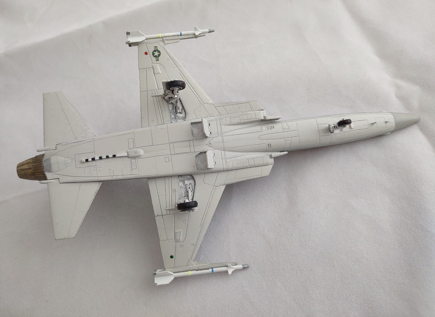 F-20 Tigershark -- Plastic Model Airplane Kit -- 1/72 Scale -- #00233 pictures by differt1