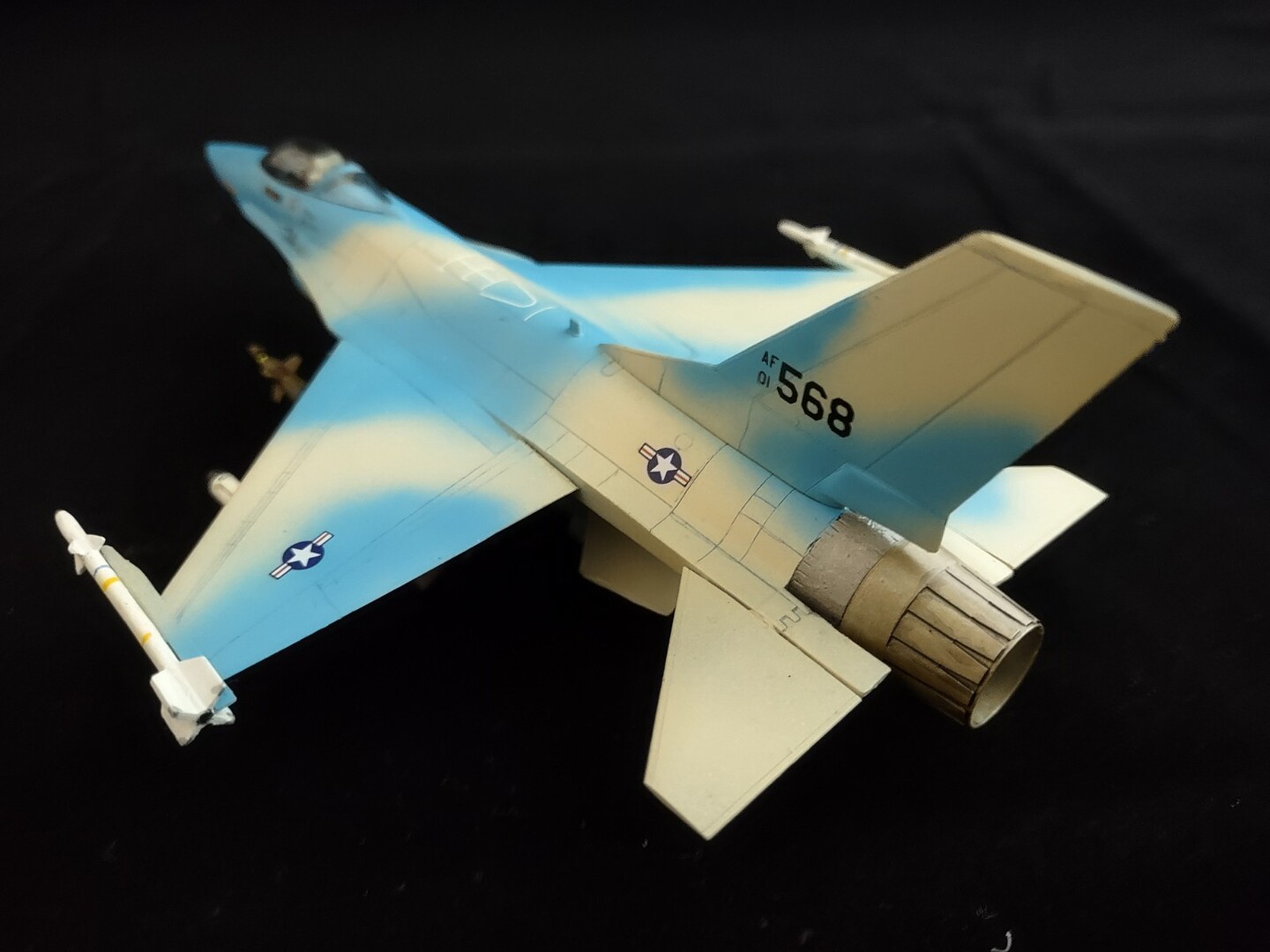 GD YF16A Falcon USAF Fighter -- Plastic Model Airplane Kit -- 1/72 ...